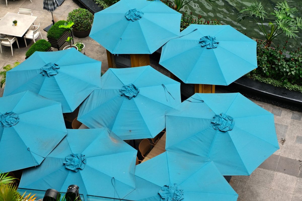 Woman tragically dies after being hit by patio umbrella at restaurant