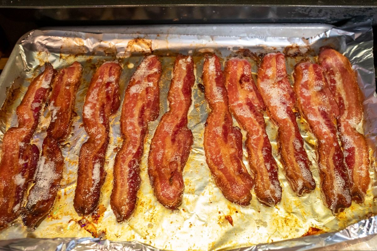 Why you should alway use 'sponge method' to cook bacon
