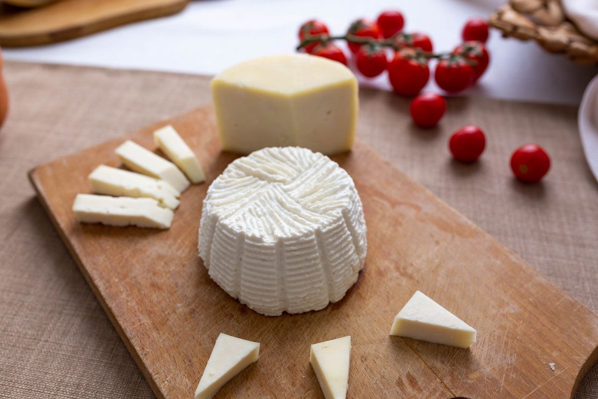 Listeria outbreak linked to cheese leads to one death and several ...