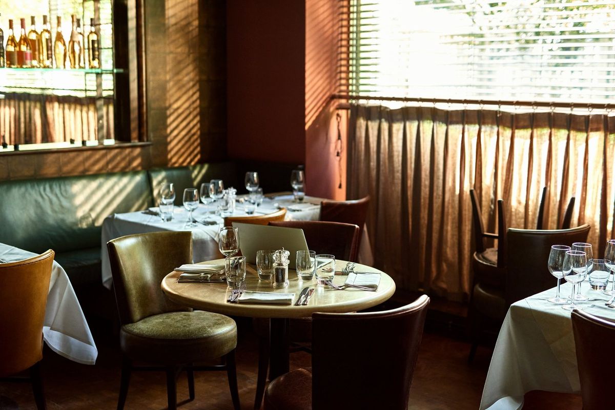Former restaurant worker shares 'stock phrase' used as 'coded hint' to ...