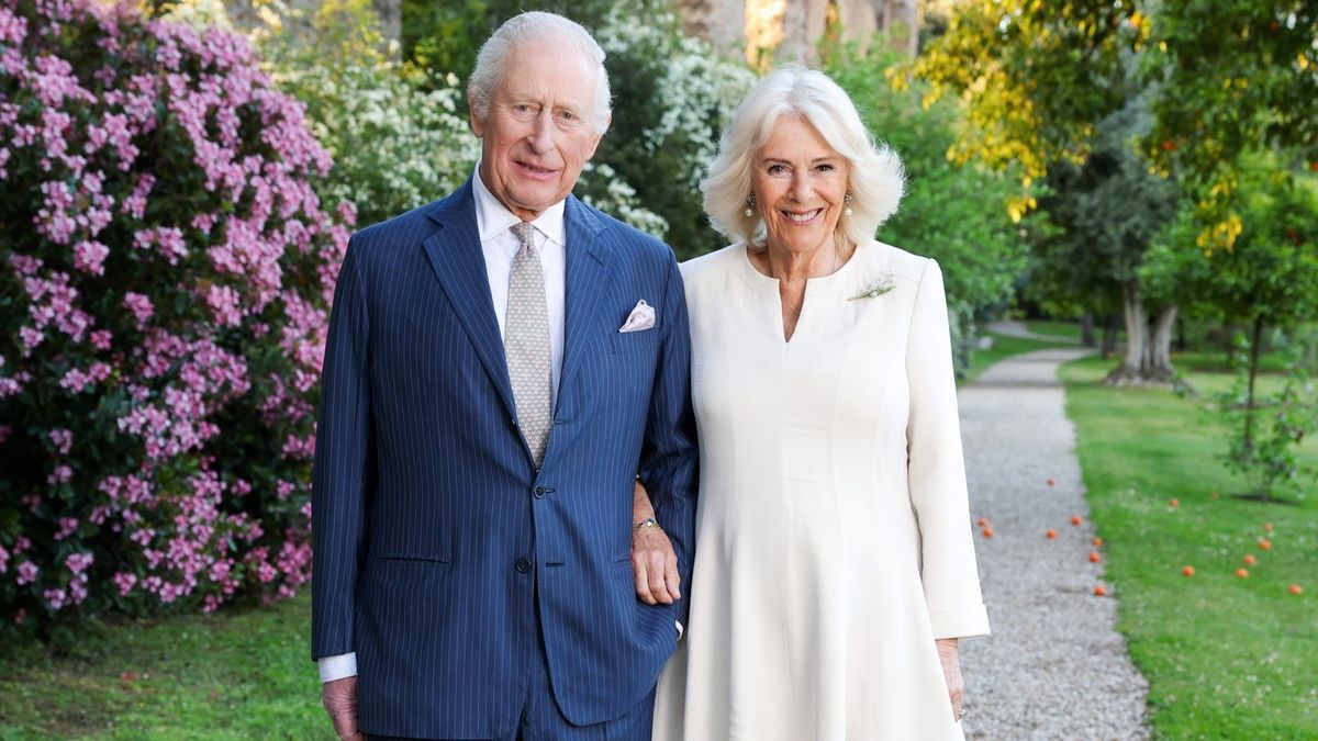 King Charles and Queen Camilla's 2025 Christmas card sparks backlash