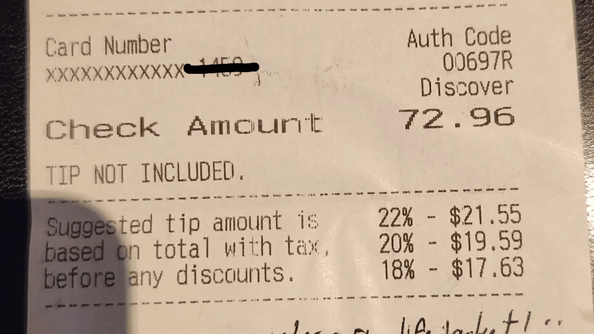 Waiter left stunned by rude note from group of teens left on tip that ...