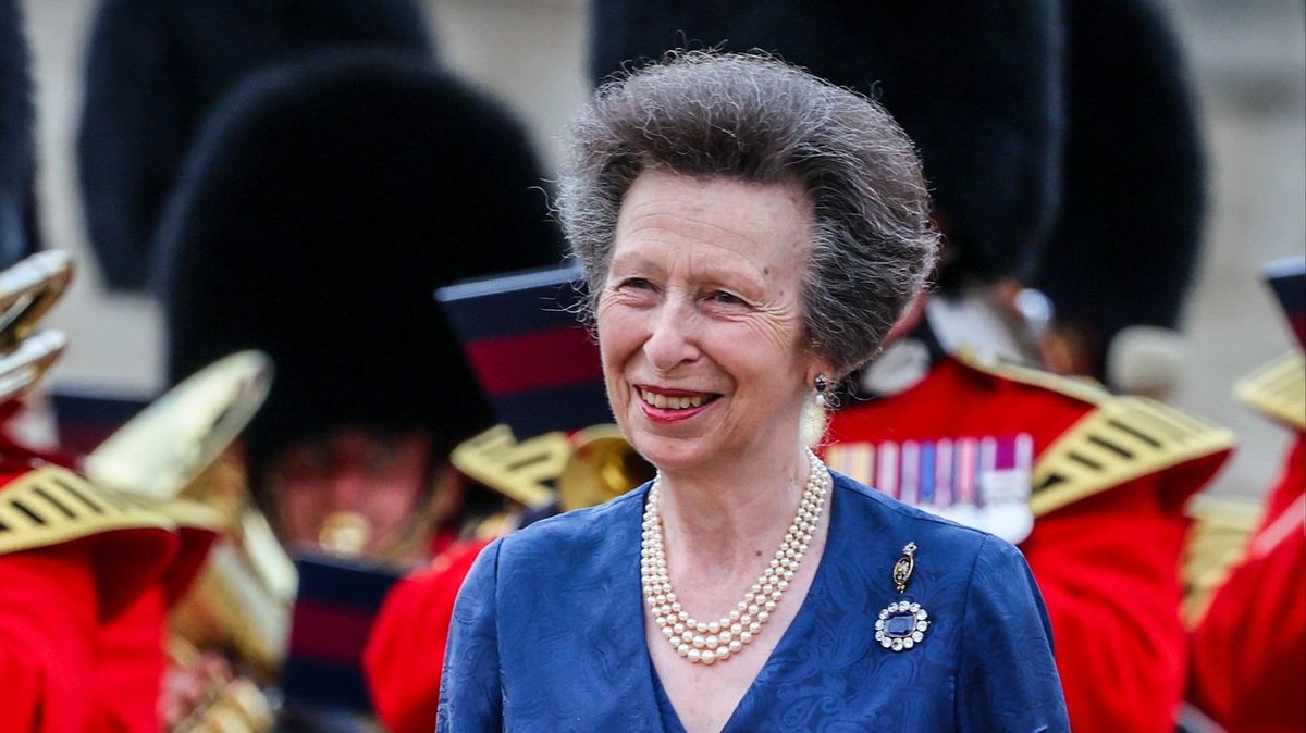 Princess Anne reveals new portrait for milestone birthday as one detail ...