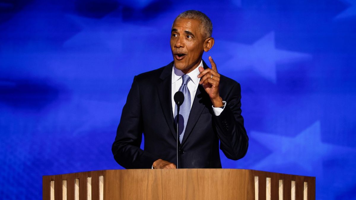 Barack Obama defends Californian governor following online feud with ...