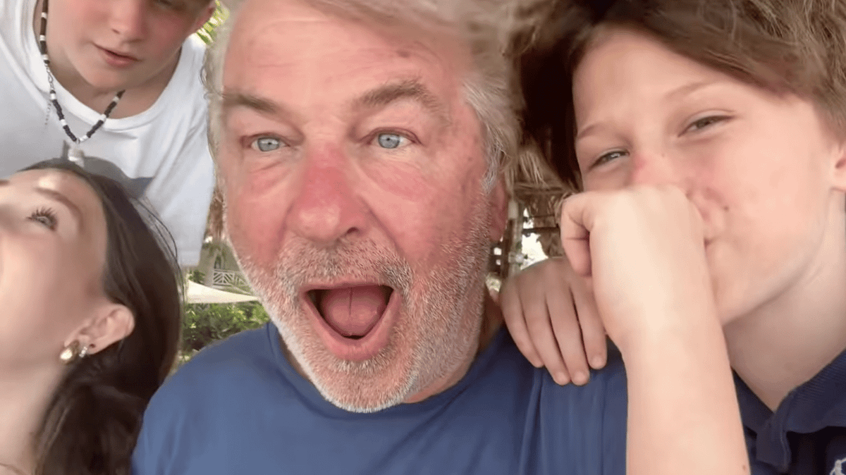 Alec Baldwin’s 12-year-old daughter makes savage remark about age gap ...