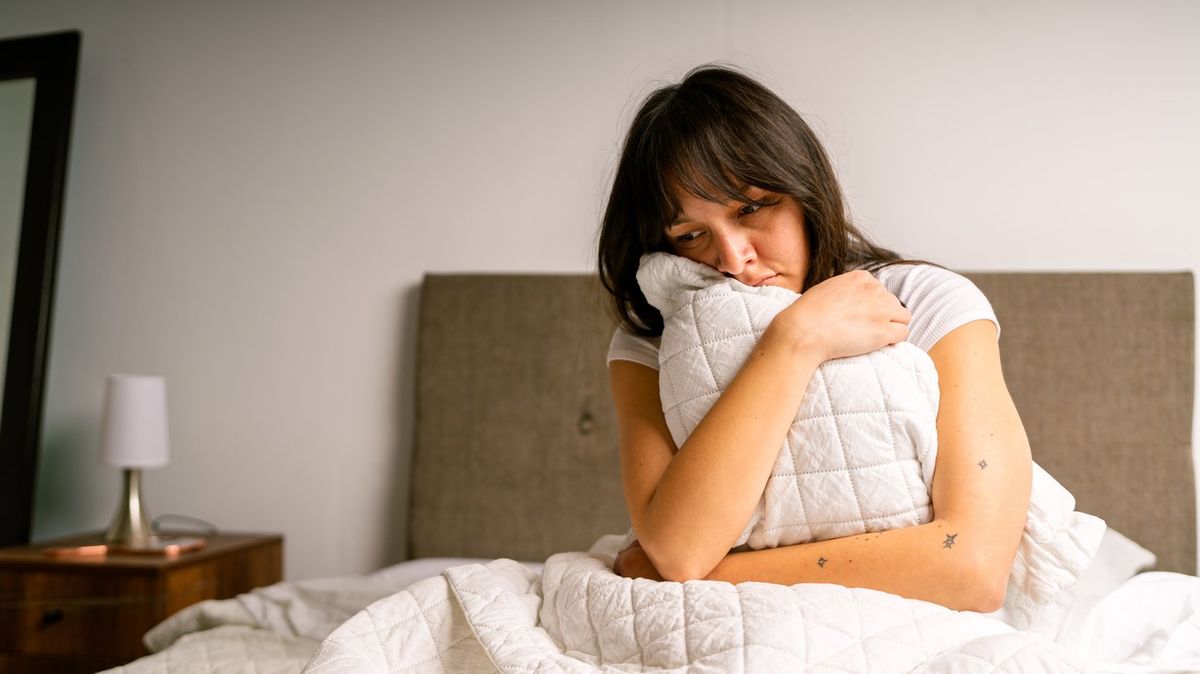 Sleep doctor reveals unorthodox trick he uses to nod off