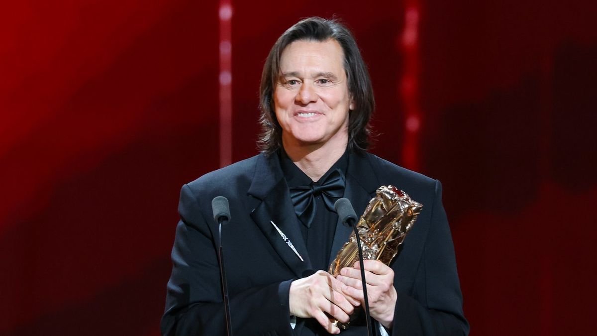 Jim Carrey hits back at 'clone' theory after people said he looked ...