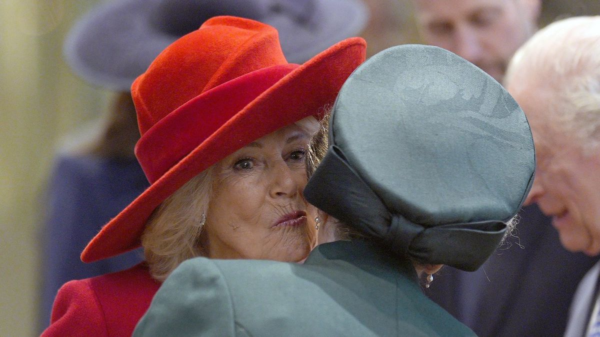 Princess Anne accused of 'breaking royal protocol' with Camilla in ...