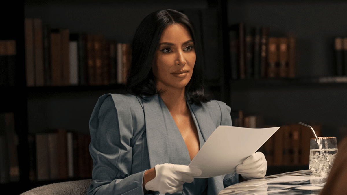Kim Kardashian spotted with 'half her a** out' in new show and fans are ...