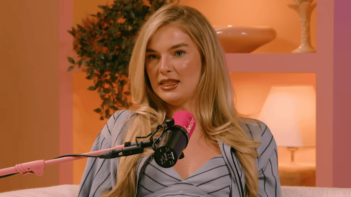 Love Island star Robyn shares why she thinks co-star is in show for 'clout'