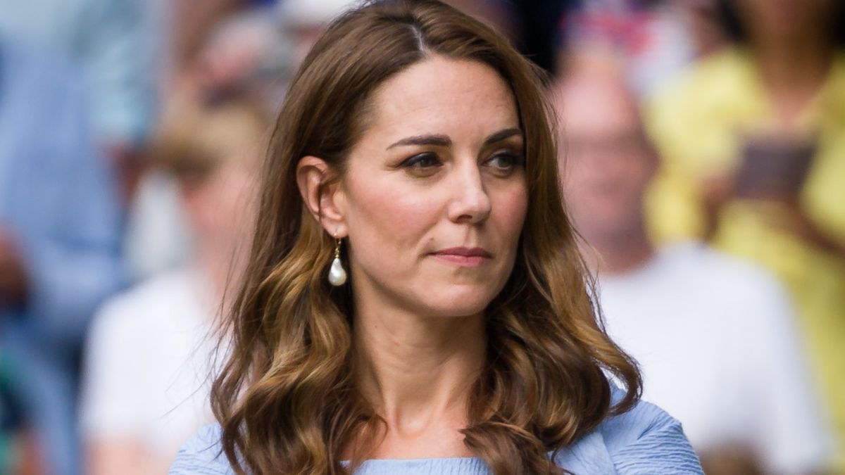 Kate Middleton defended after royal fans call out detail in Christmas ...