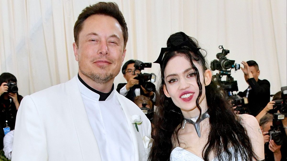 Grimes gives update on Elon Musk drama after begging him to stop ...
