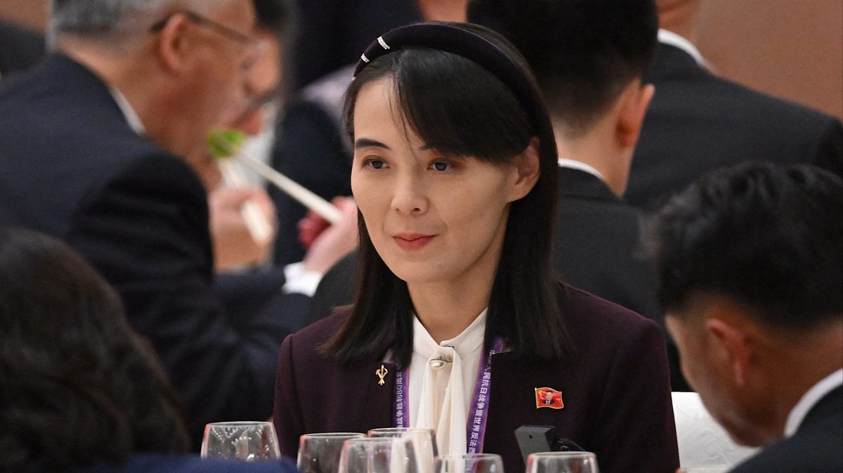 Kim Jong Un's sister makes first appearance since 'mysterious' daughter ...