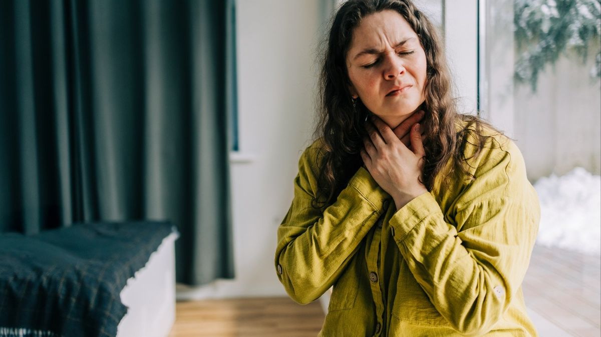 Doctor reveals 3 steps that could save your life if you are choking alone