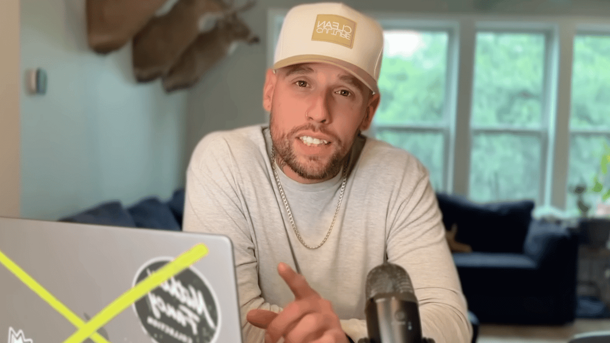 Recovering alcoholic breaks down the three differences between a casual ...