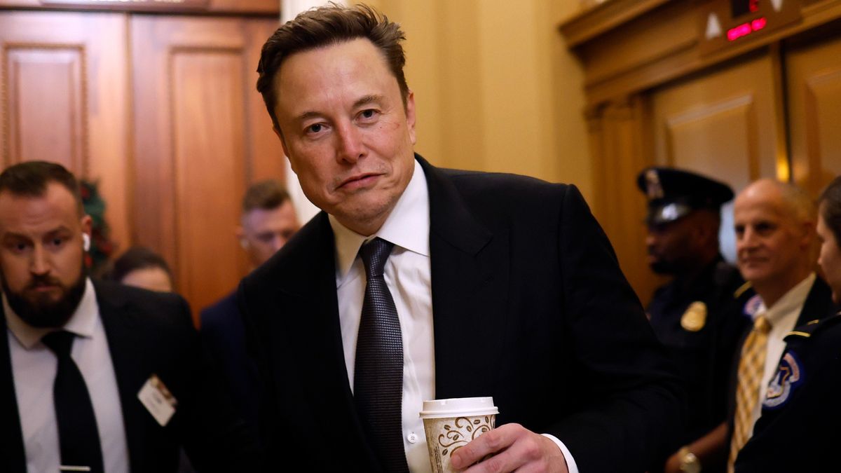 Scientists issue warning as Elon Musk reveals plan to block out the Sun ...