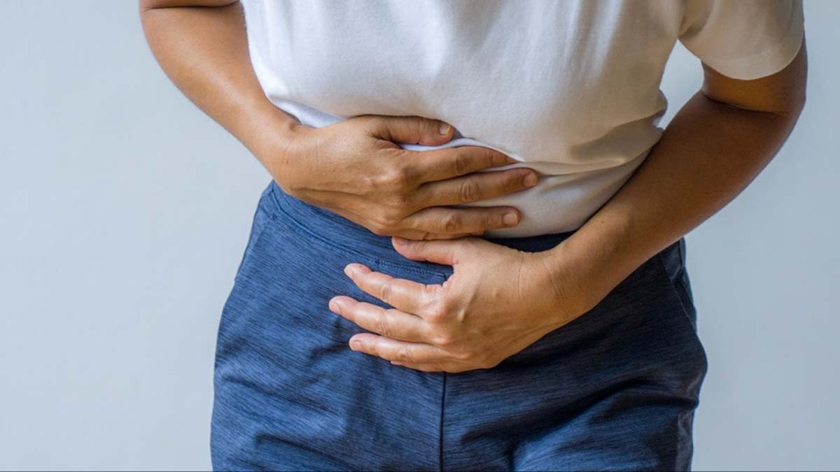Doctor explains when stomach pain should worry you with 4 signs to look ...