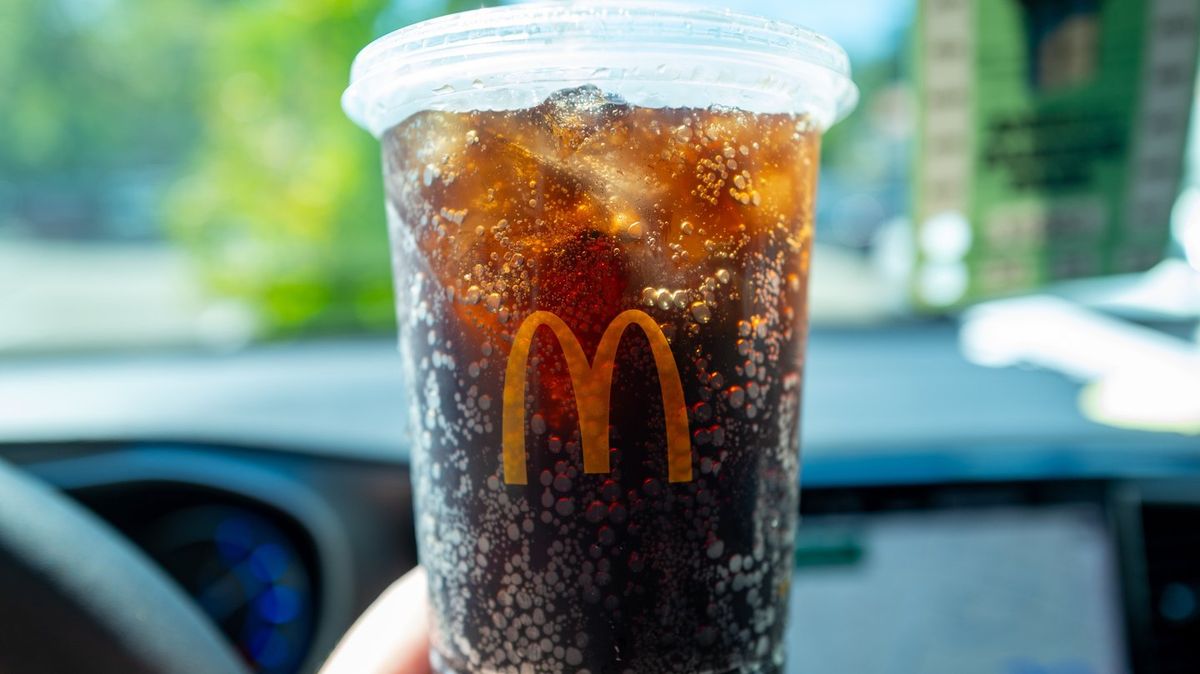 Scientist explains long-running theory on why Coke from McDonald's ...
