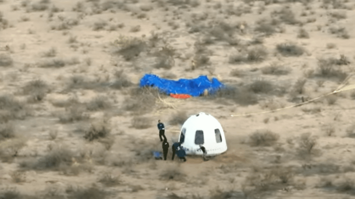 Moment Jeff Bezos faceplants into dirt while trying to greet fiancée ...