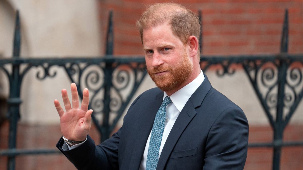 Unusual reason why Prince Harry's name isn't actually on his birth ...