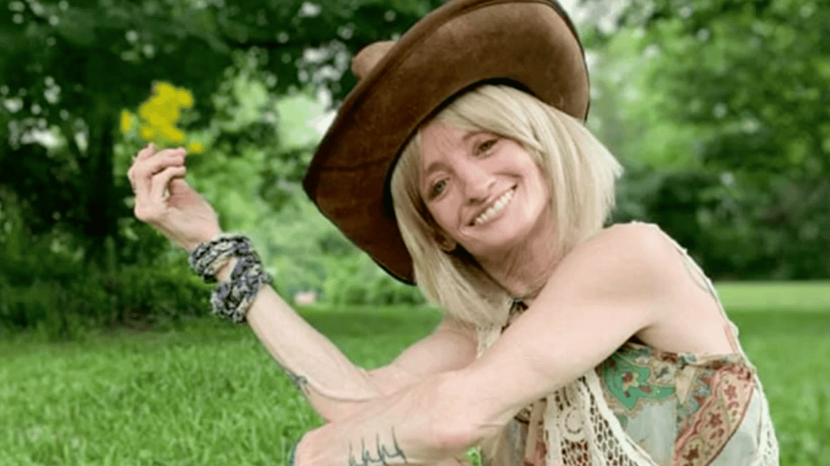Woman opens up about living with rare 'Benjamin Button' condition that ...