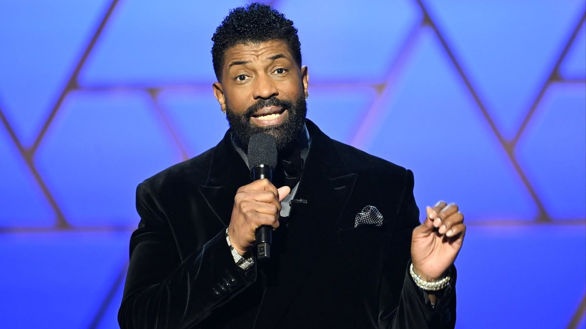 Award host Deon Cole faces backlash for Tourette's joke after BAFTAs ...