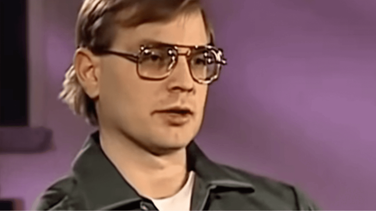 Disturbing clip shows notorious serial killer Jeffrey Dahmer calmly ...