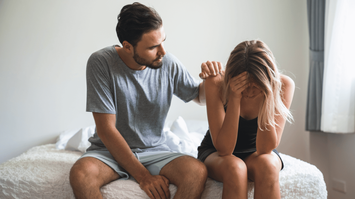 Expert Reveals How To Fix Phubbing In Relationships As It Becomes