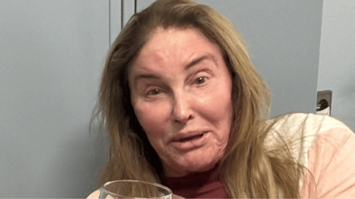 Caitlyn Jenner speaks out from bomb shelter as she's trapped in Israel ...