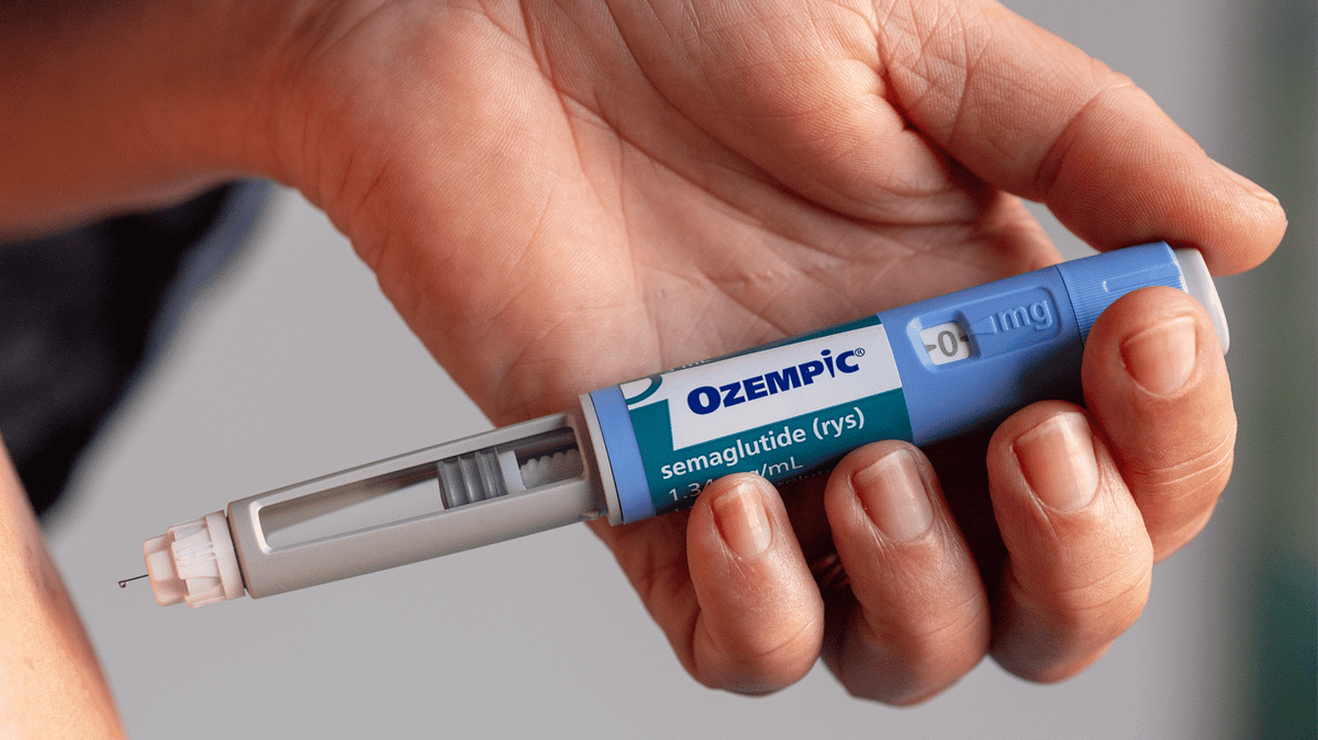 Experts break down shocking visual signs that someone is using Ozempic