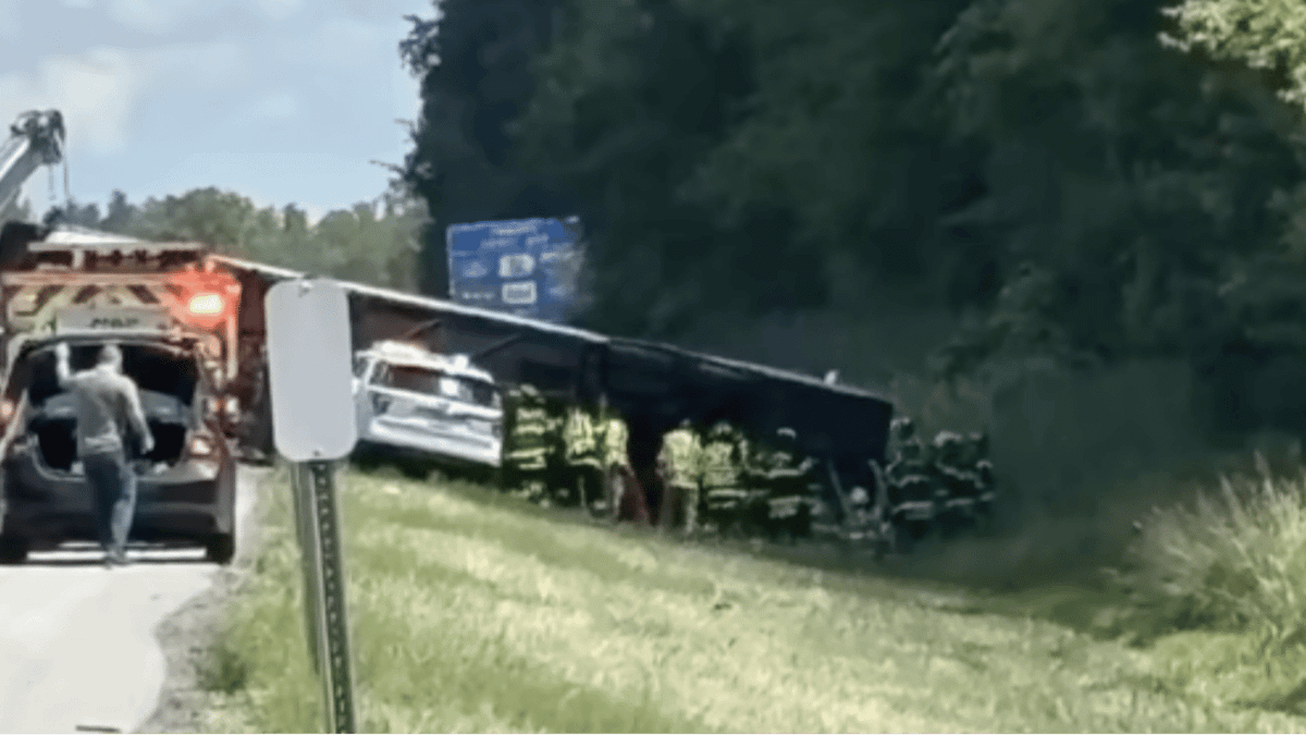 Everything we know after Niagara Falls touring bus crashes and kills ...
