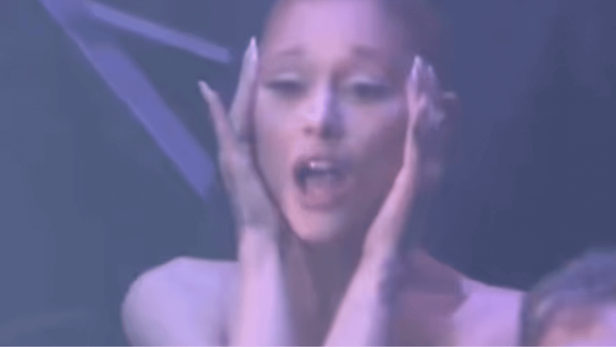 Body language expert breaks down Ariana Grande's 'staged' reaction to ...