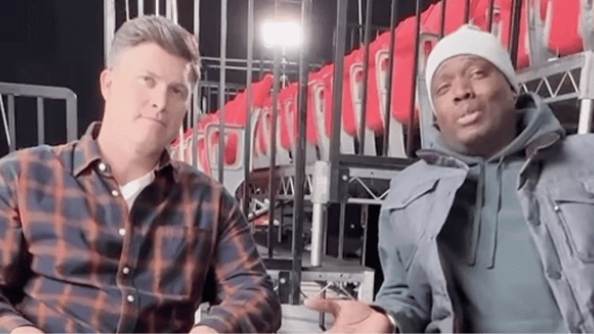 Michael Che has sharp response as viewers label his and Colin Jost’s ...