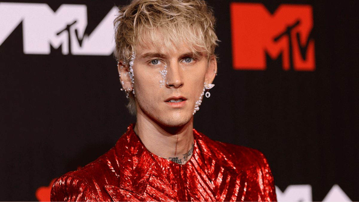 Machine Gun Kelly claims he may be part alien after revealing his ...