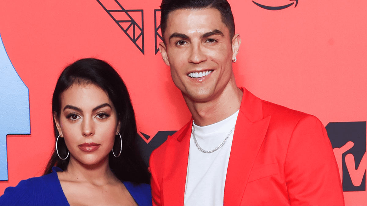 People shocked to learn what Cristiano Ronaldo's partner’s life was ...