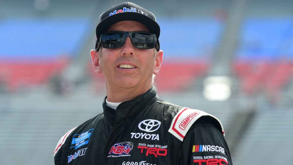 NASCAR driver Greg Biffle confirmed dead alongside wife and 2 kids in ...