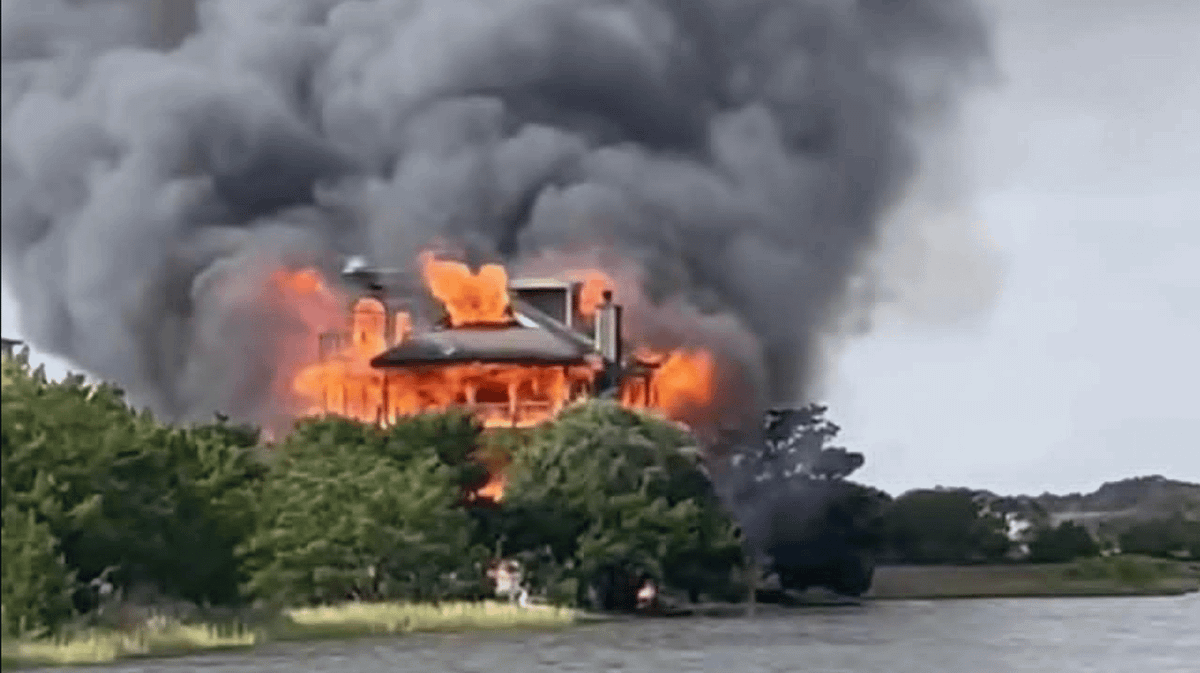 Police make critical update as judge's $1.5m home sets on fire amid ...