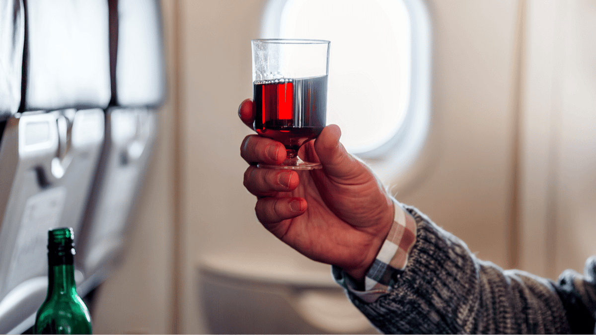 Experts issue warning about drinking on a plane and the unwanted side ...