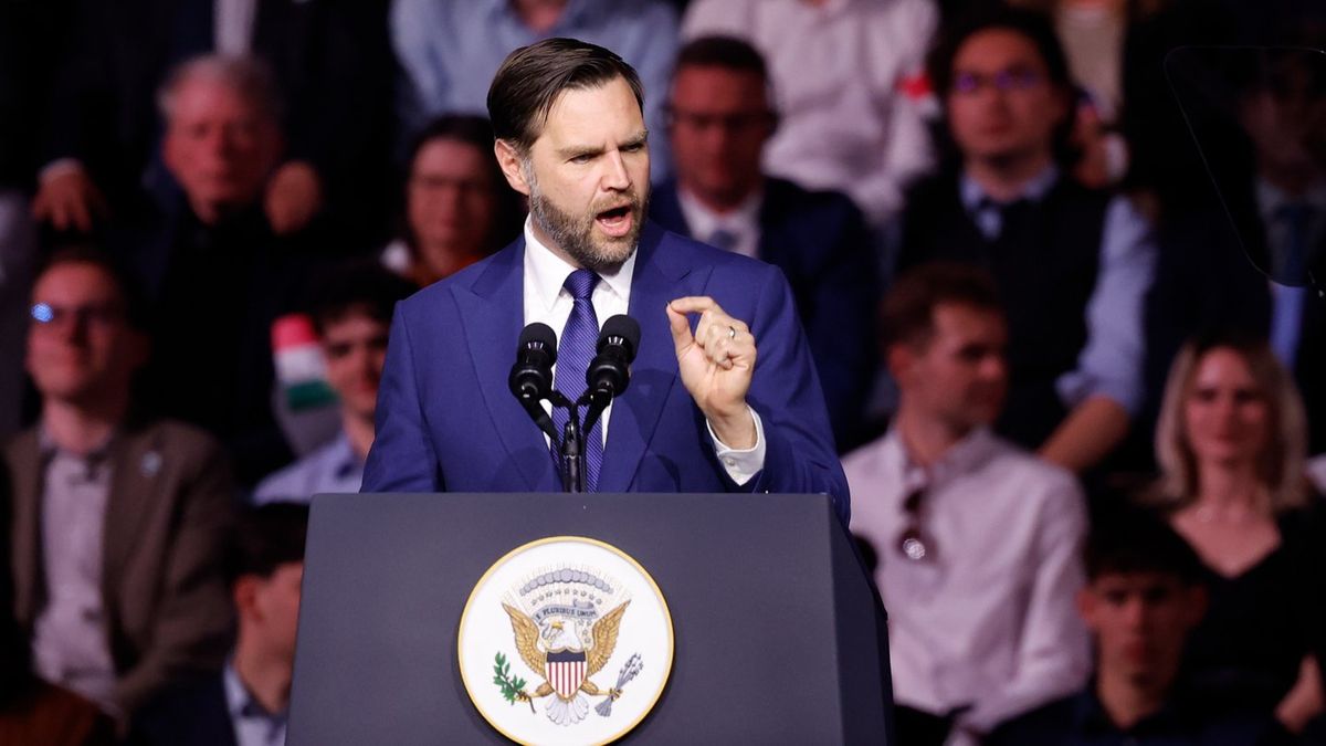 JD Vance heckled mid-speech after issuing warning to Pope Leo as he ...