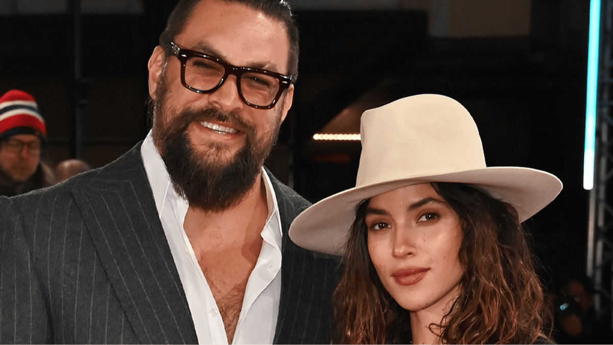 Everyone’s pointing out the same awkward thing as Jason Momoa’s ...