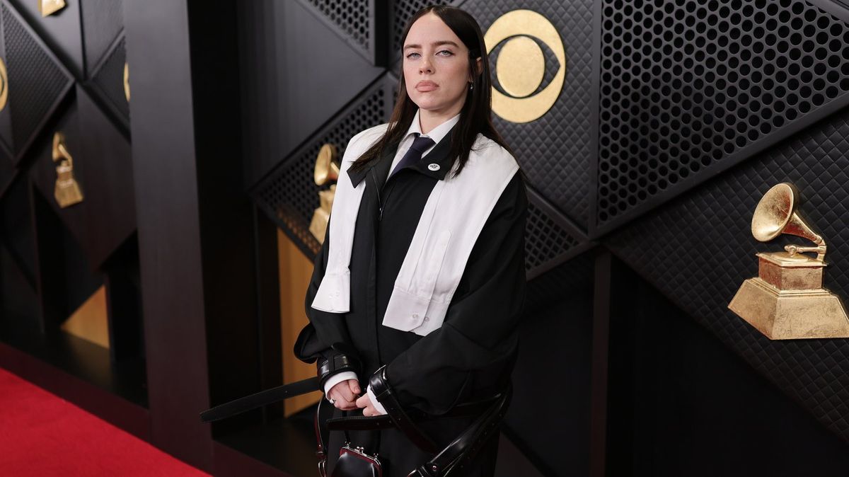 Billie Eilish explains her baggy style and 'toxic' relationship with ...