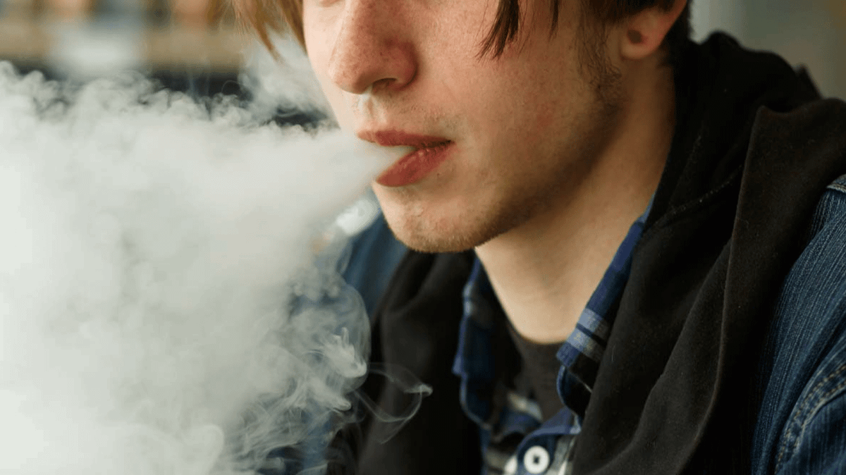 Expert at clinic to treat vaping addiction reveals shocking young age ...