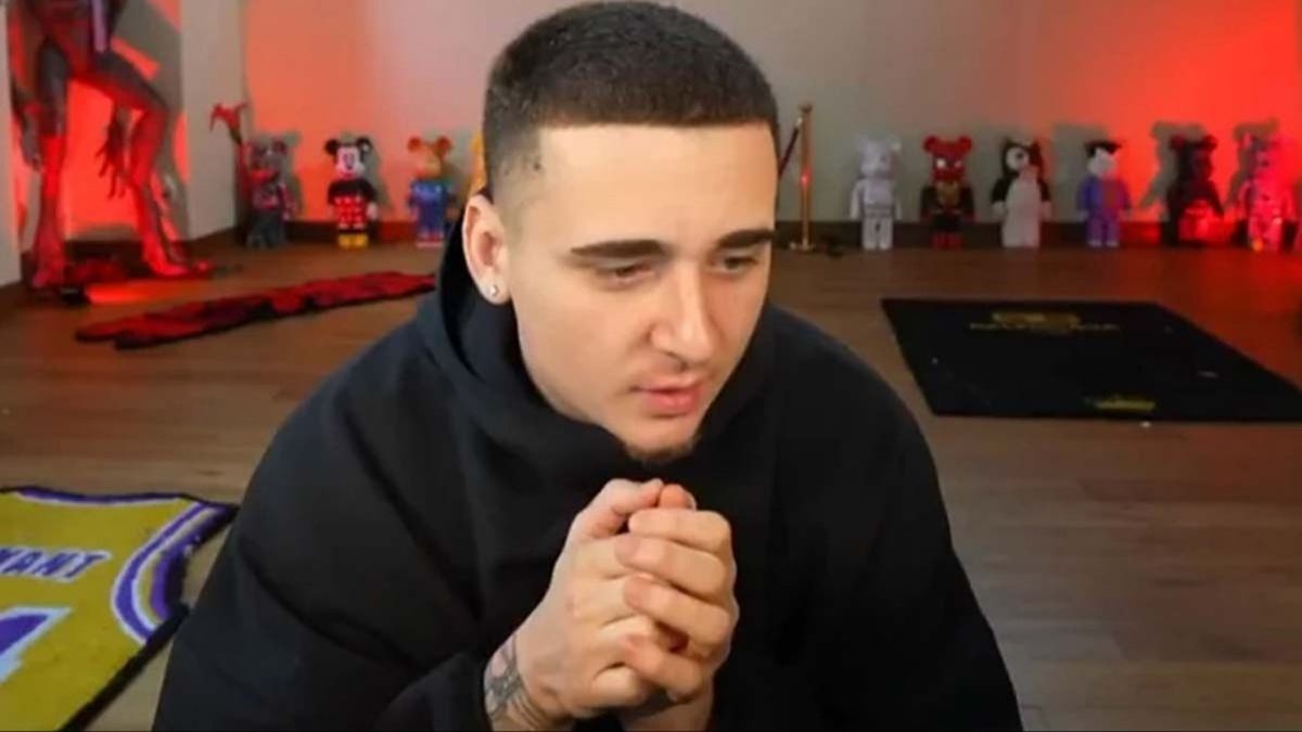 Popular streamer slammed for asking fans to help pay his rent with ...