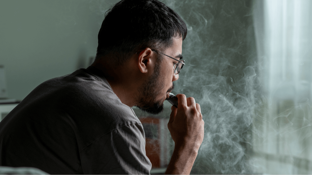 Study reveals terrifying truth about vaping compared to smoking and it ...