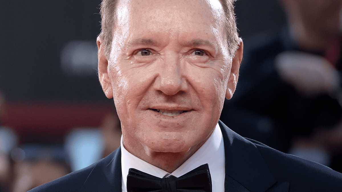 Kevin Spacey sexual assault allegations explained after admitting he's ...