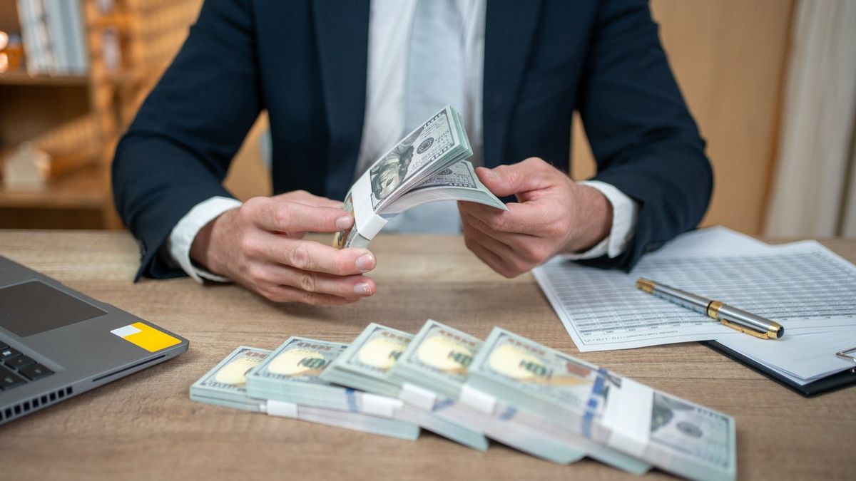 Exact amount you need to earn per year to be considered 'rich' in each ...