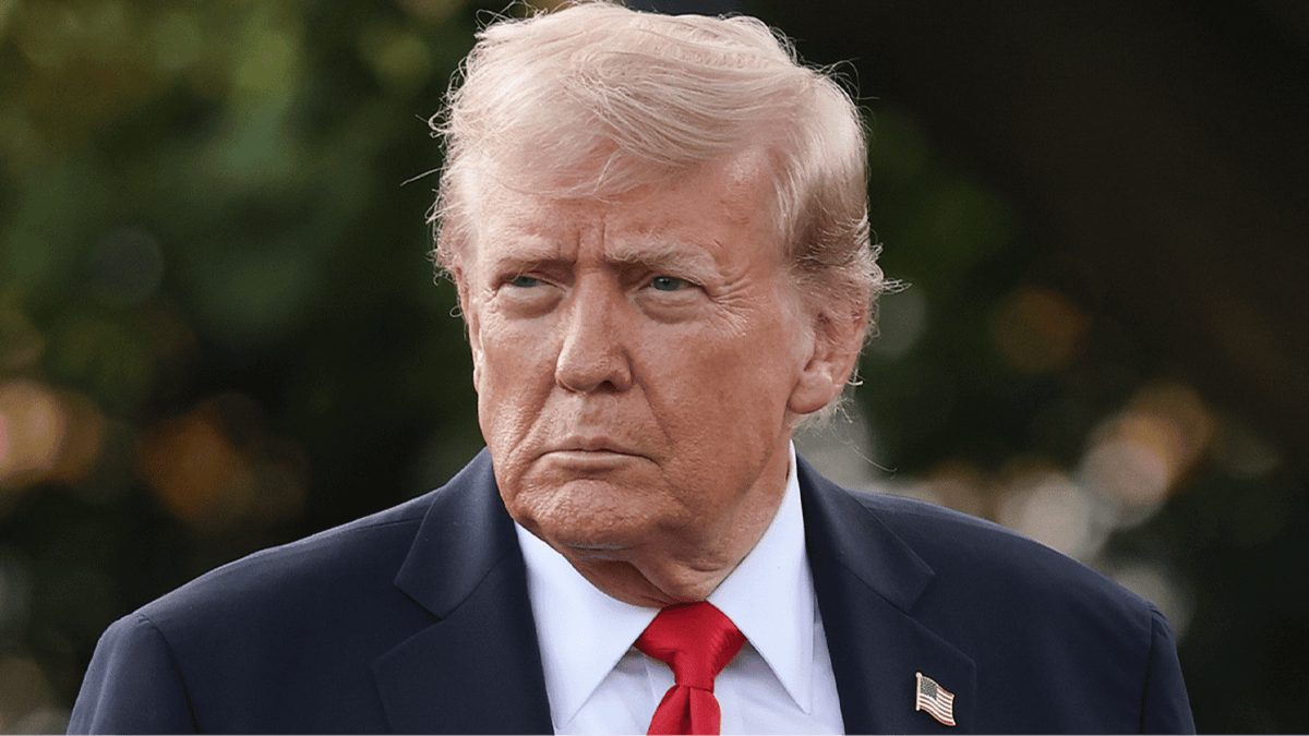 Trump administration gives warning to green card holders from these 19 ...