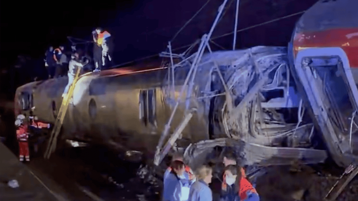 At least 39 dead and dozens injured in high speed train crash in ...