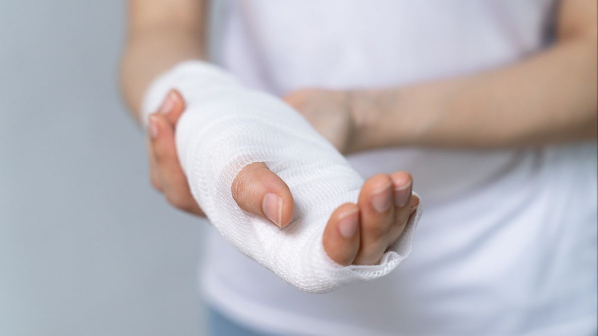 This is what actually happens to your body when you break a bone