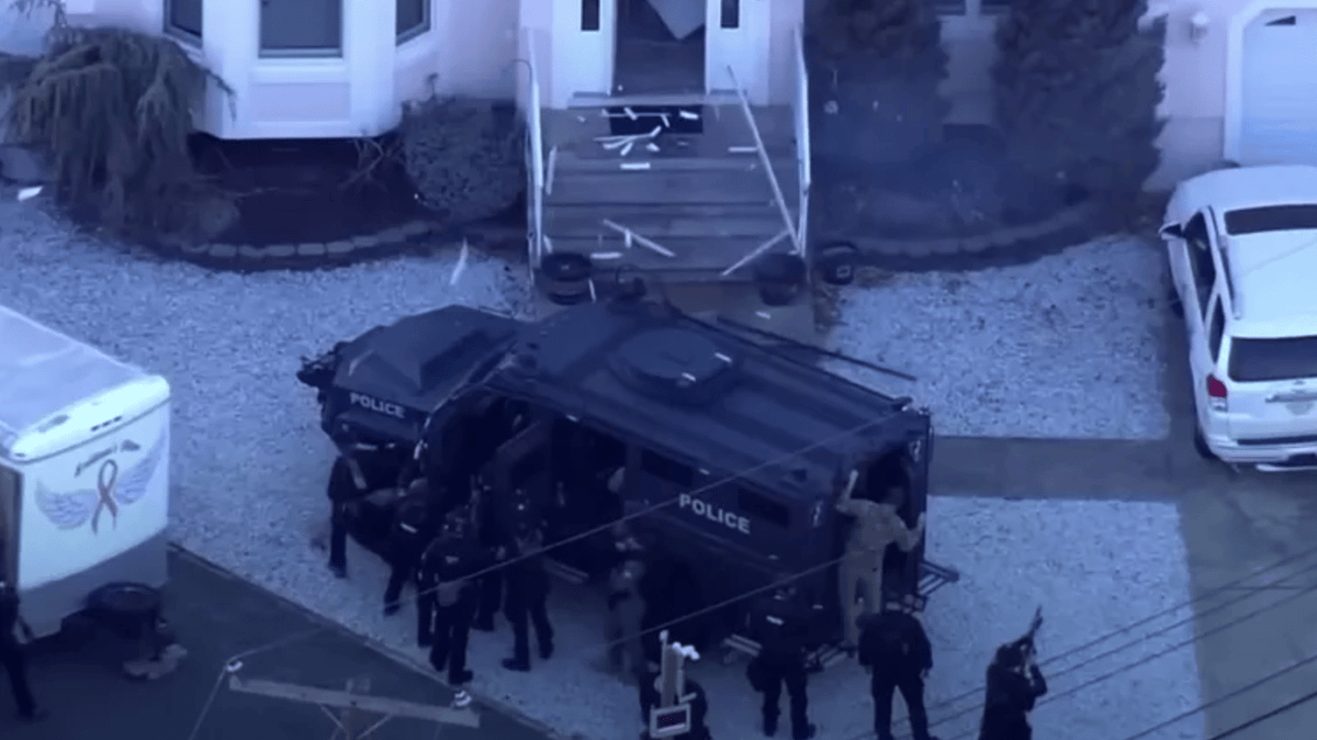 Heartbreaking 911 call reveals woman pleading for help after neighbor ...